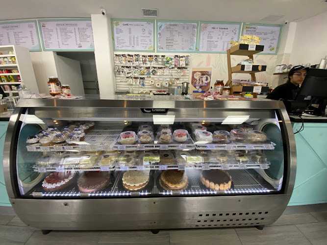 Mercedes Silva Av. La Luna – Pastelería en Cancún, Q.R ...