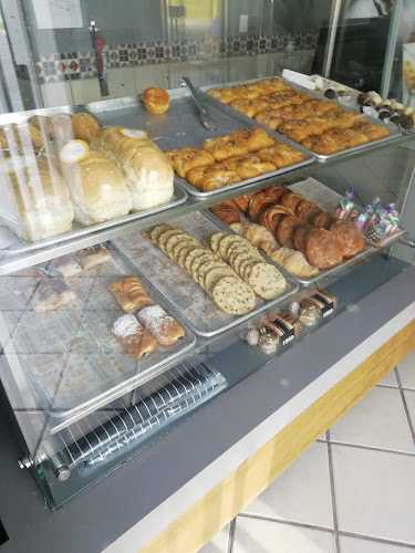 Repostería Los Chatos Sucursal Fco. Villa – Pastelería en Puerto ...